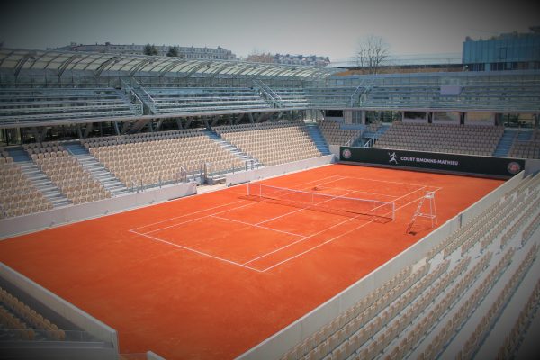 court Simonne-Mathieu vue latérale